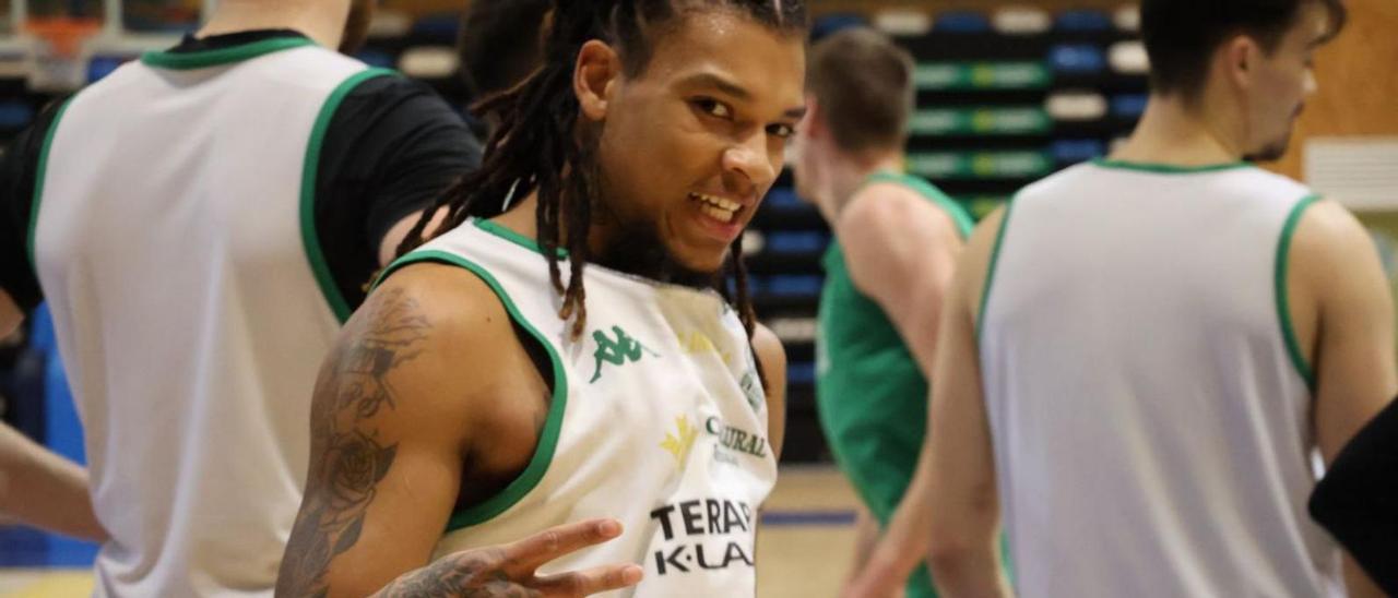 Demetric Horton y Adrián Chapela lanzan a un Alimerka Oviedo Baloncesto ...