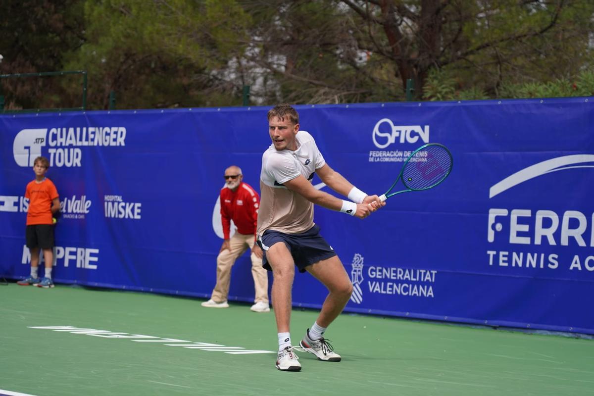 Grandes sorpresas en la primera jornada del Alicante Ferrero Challenger