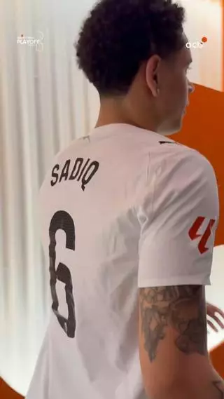VALENCIA BASKET: Isaac Nogués llega al Roig Arena con la camiseta de ...