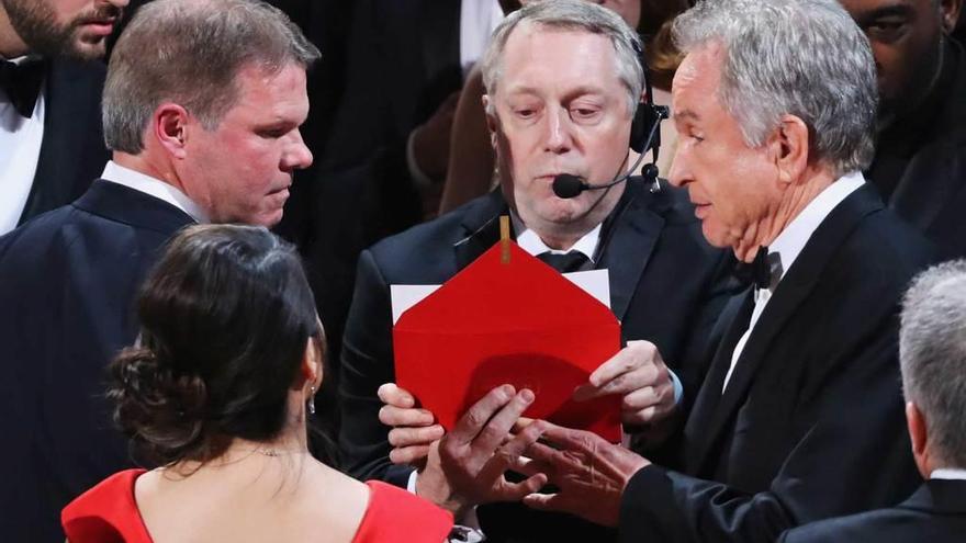 Brian Cullinan, socio de la consultora PwC, causó el fiasco de los "Oscar"