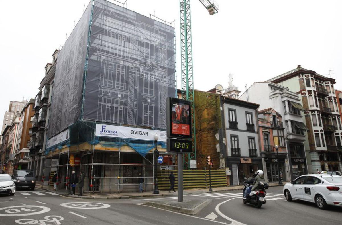 Los cuatro edificios emblemáticos de Gijón que se enfrentan a un ...
