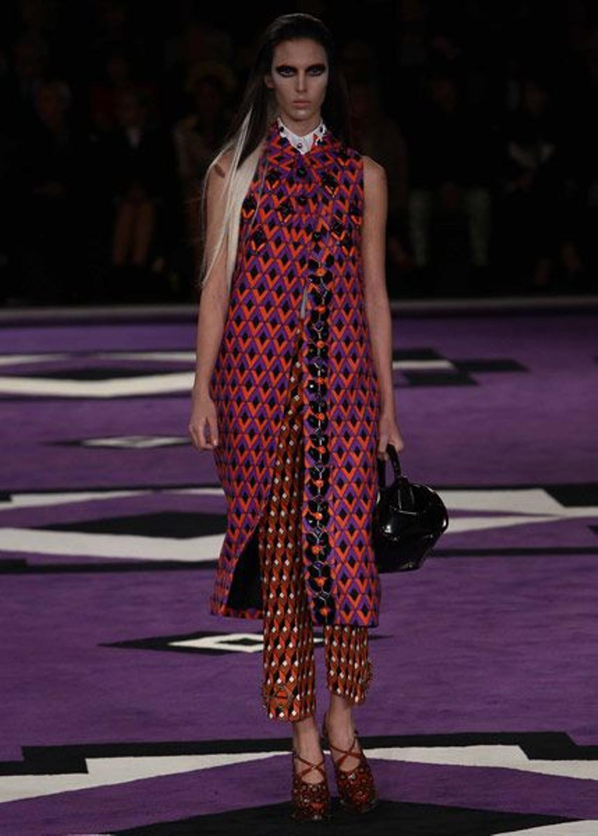 Prada y sus estampados geométricos en Milán - Woman