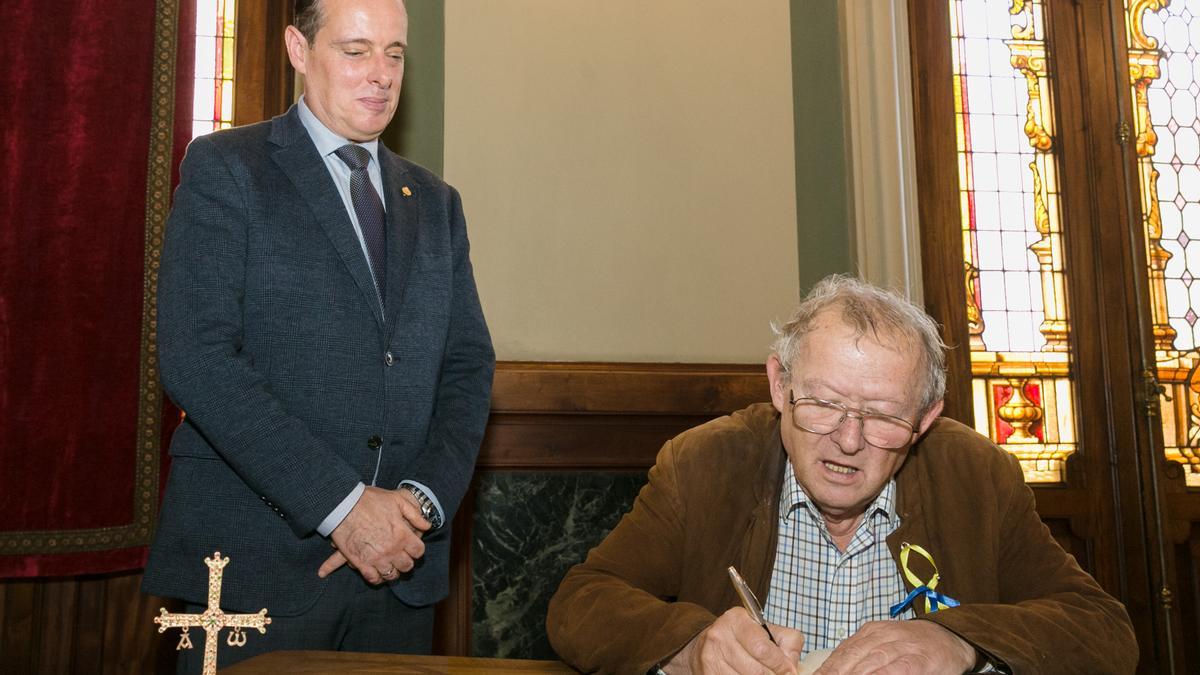 El presidente de la Junta pone en valor la "maestría profesional y la ...