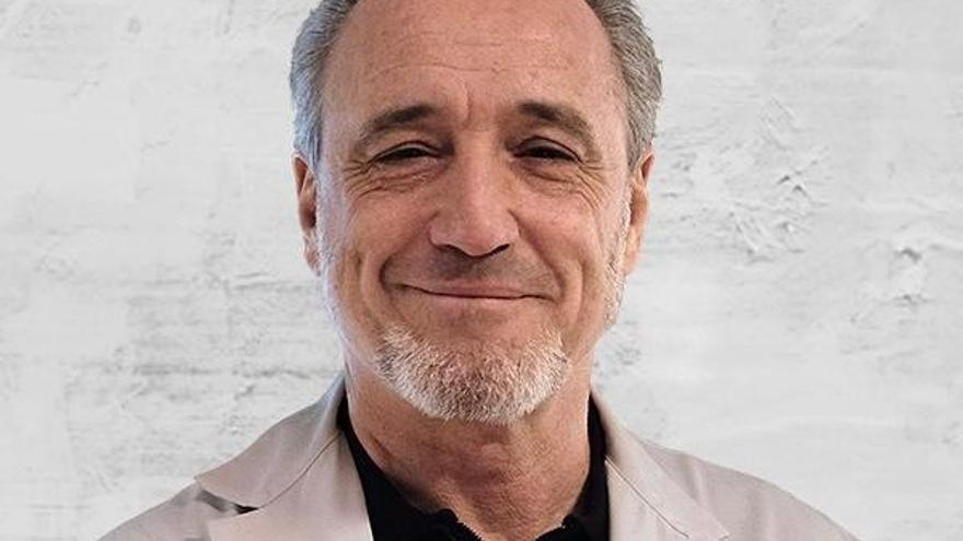 El actor asturiano Roberto Álvarez protagoniza "@buelos", una película ...