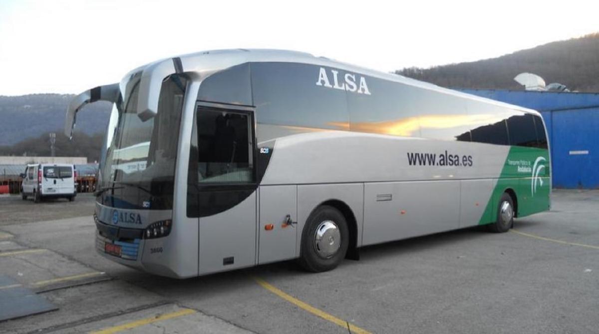 Vélez-Málaga pone un autobús directo hasta el campus de Teatinos