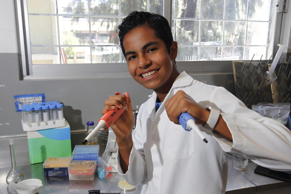 Un menor mexicano se saca la Maestría en Biología Molecular con 12 años ...