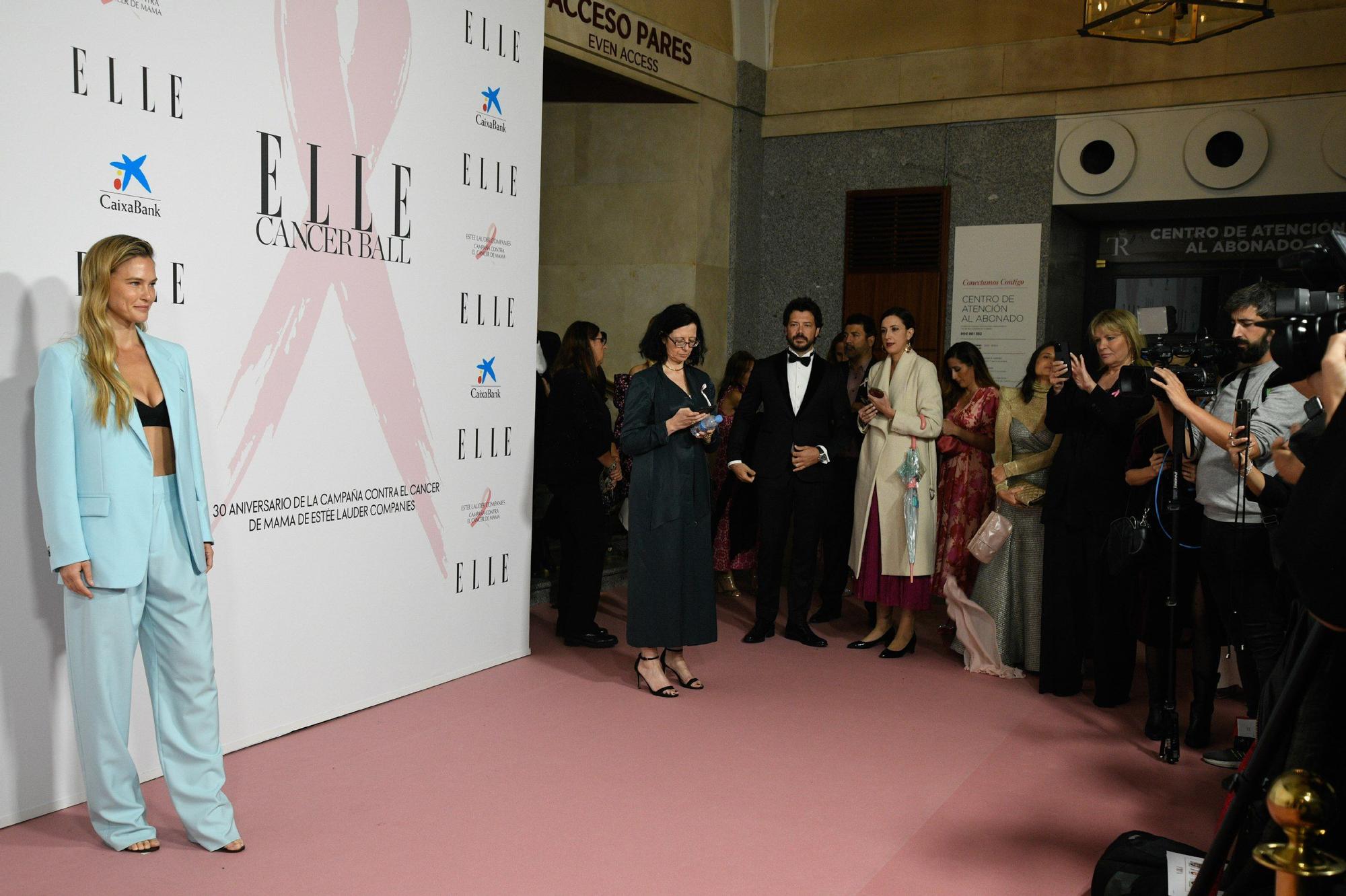 'ELLE Cáncer Ball | Eva González, Victoria Federica, Bar Refaeli ...