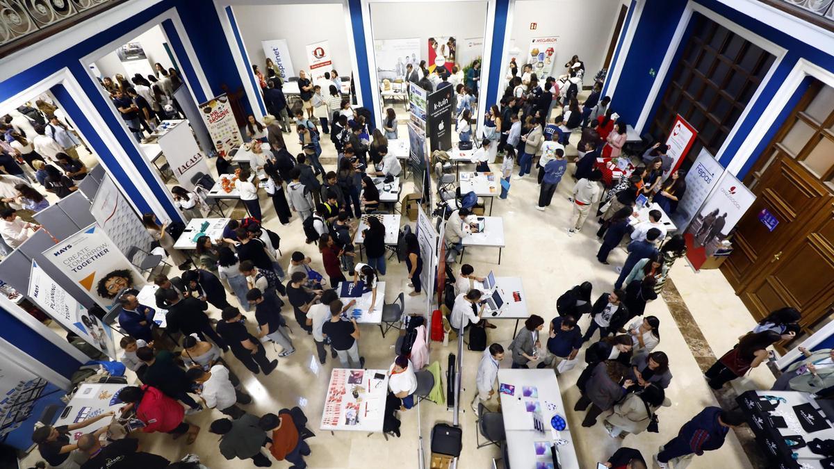 Más de 2.000 jóvenes de Zaragoza en la feria Jobfest: "Hablas ...
