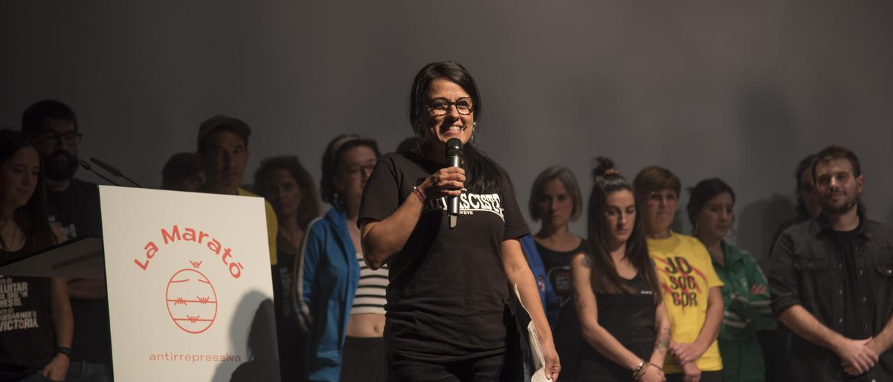 Anna Gabriel fa oficial el retorn a Sallent amb el caliu de més de 500 ...