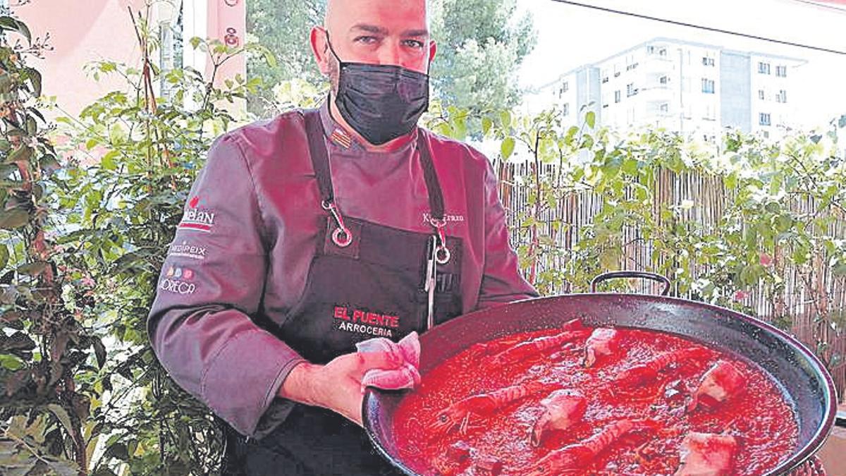 Enrique Erazo cumple un año como responsable de cocina de El Puente