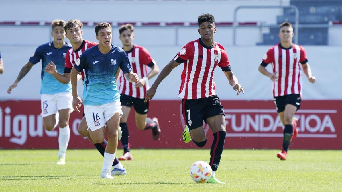 FICHAJES ELCHE | El Elche permanece atento a la situación de Adu Ares