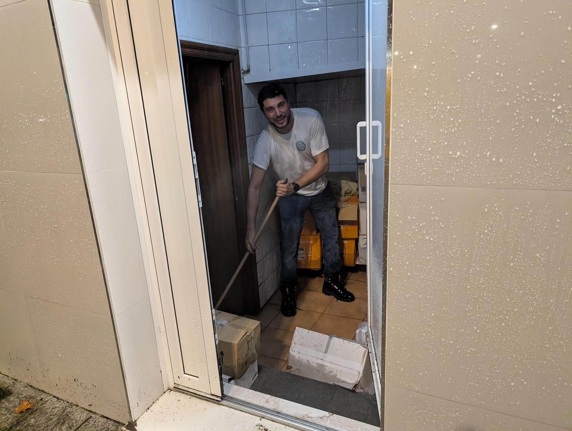 En imágenes: Locales inundados, contenedores flotando y calles cortadas ...