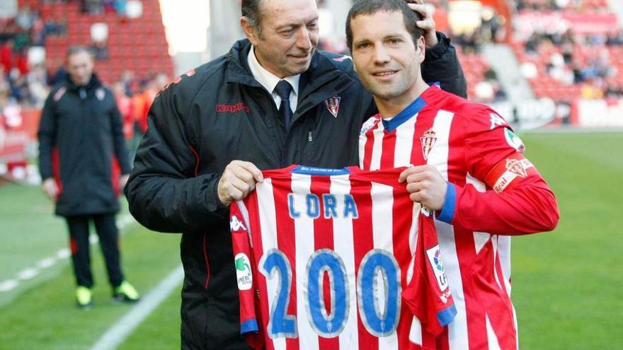 El Molinón homenajea a Lora en su bicentenario