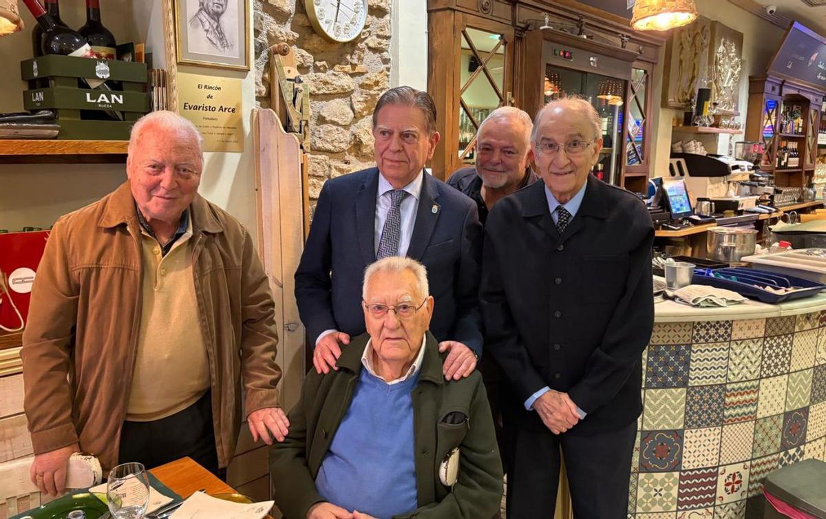 El periodista Evaristo Arce para siempre en el bar Sevilla