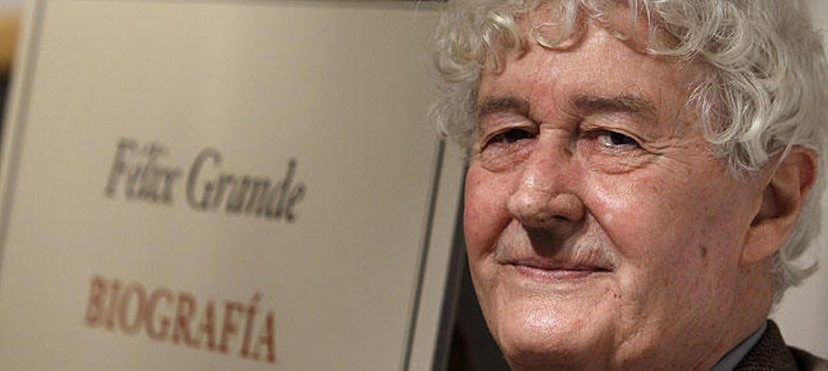 Muere el poeta Félix Grande