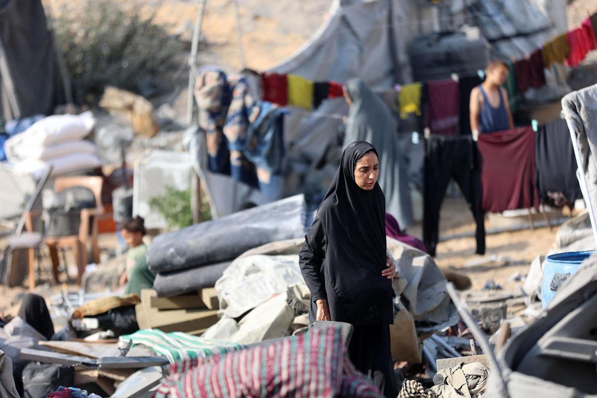 Miles de personas huyen hacia el sur de la franja de Gaza tras la ...
