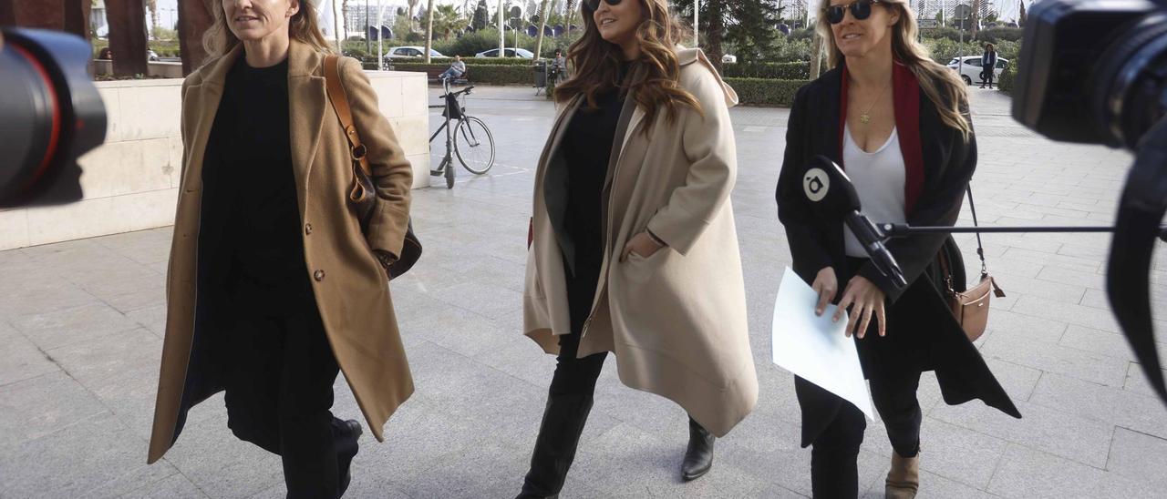 La jueza del caso Azud seguirá investigando si el abogado Corbín ...