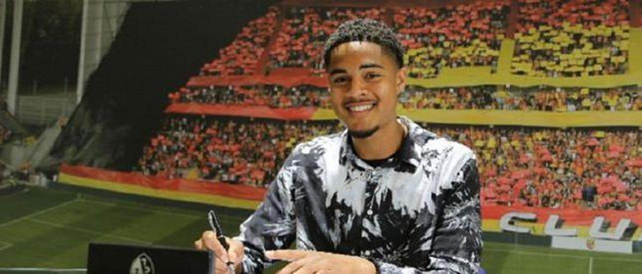 El Sporting negocia la incorporación de Jonathan Varane, el hermano del ...