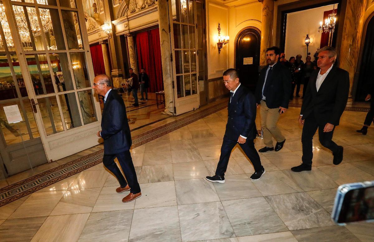 Kiat Lim y Layhoon se reúnen con Ribó en el Ayuntamiento de València
