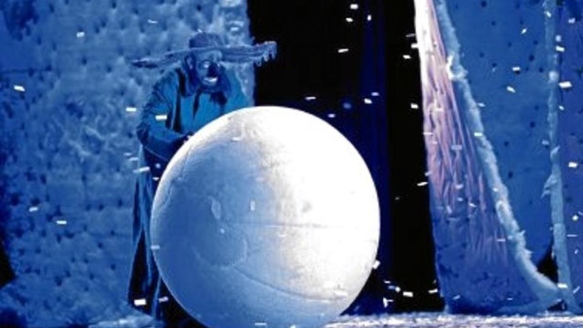 El clown Slava Polunin invita a amar la vida con su 'Snowshow'