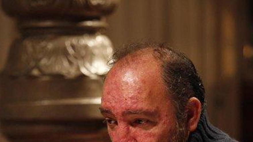 Grueso deja su puesto en Madrid y se pasa a la creación literaria