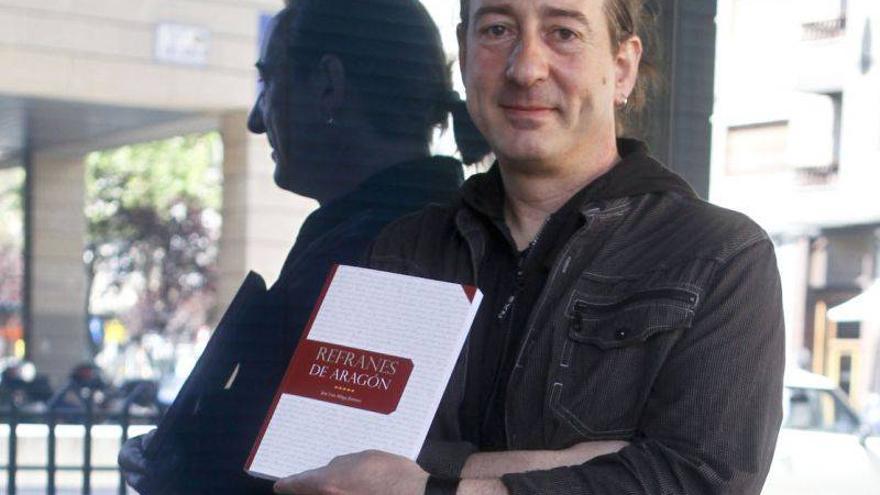 José L. Aliaga: "Los refranes tienen las fronteras muy poco definidas"