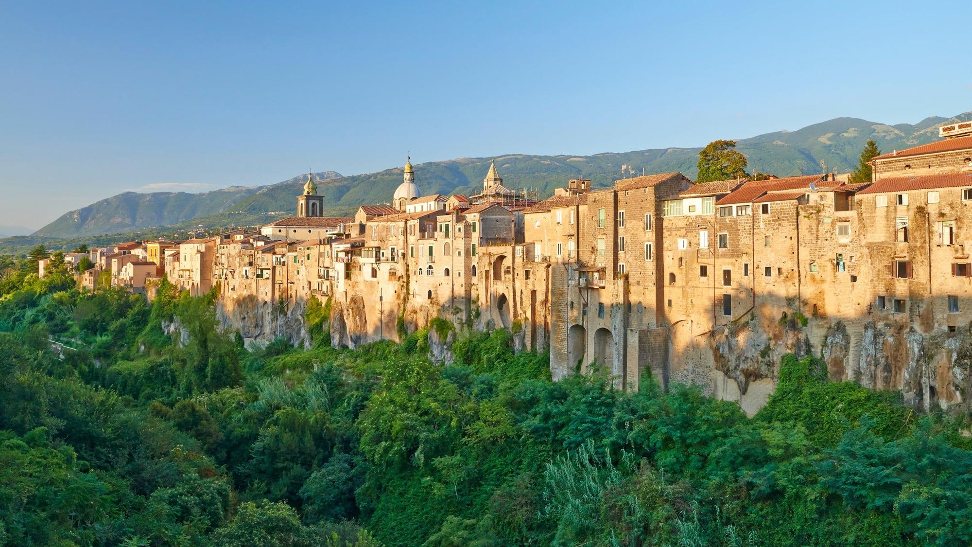Sant’Agata dei Goti, descubre la increíble «Cuenca italiana» - Viajar