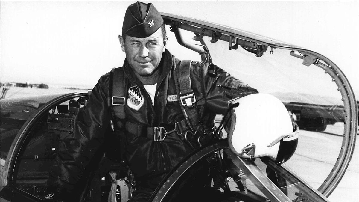 Muere Chuck Yeager, el primer piloto que rompió la barrera del sonido