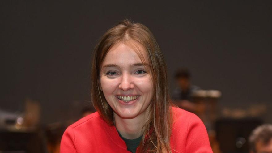 ANNA RAKITINA ORQUESTA SINFÓNICA GALICIA | “Empecé a dirigir a los 22 ...