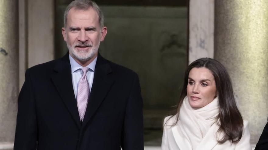 REINA LETIZIA LOOK BLANCO ITALIA | Primera parada en Italia, primer ...