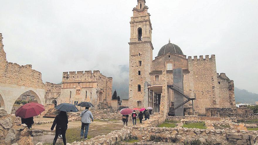 Los secretos del Monestir de Simat atraen a 300 visitantes - Levante-EMV