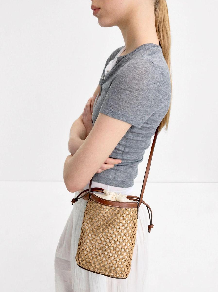 PARFOIS BOLSOS BANDOLERA RAFIA | Colas en Parfois para conseguir estos ...