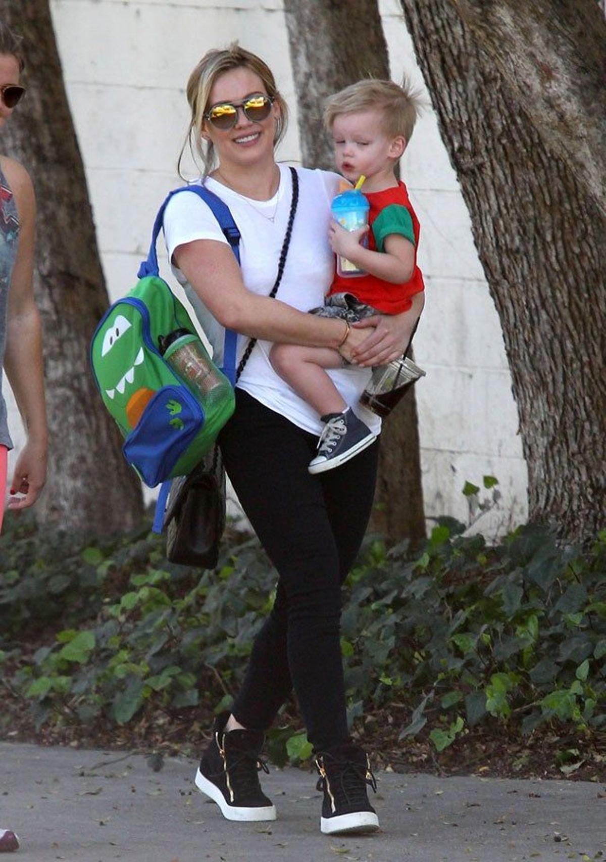 Hilary Duff, relax en el parque con su hombrecito - Cuore