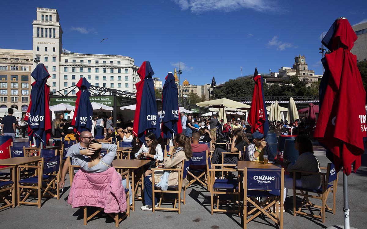 'Mercat de Mercats' degustación de comida en la plaza Catalunya
