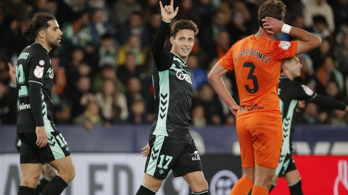 Crónica Torrent-Betis: Rodrigo Riquelme se reivindica con un hat-trick ...