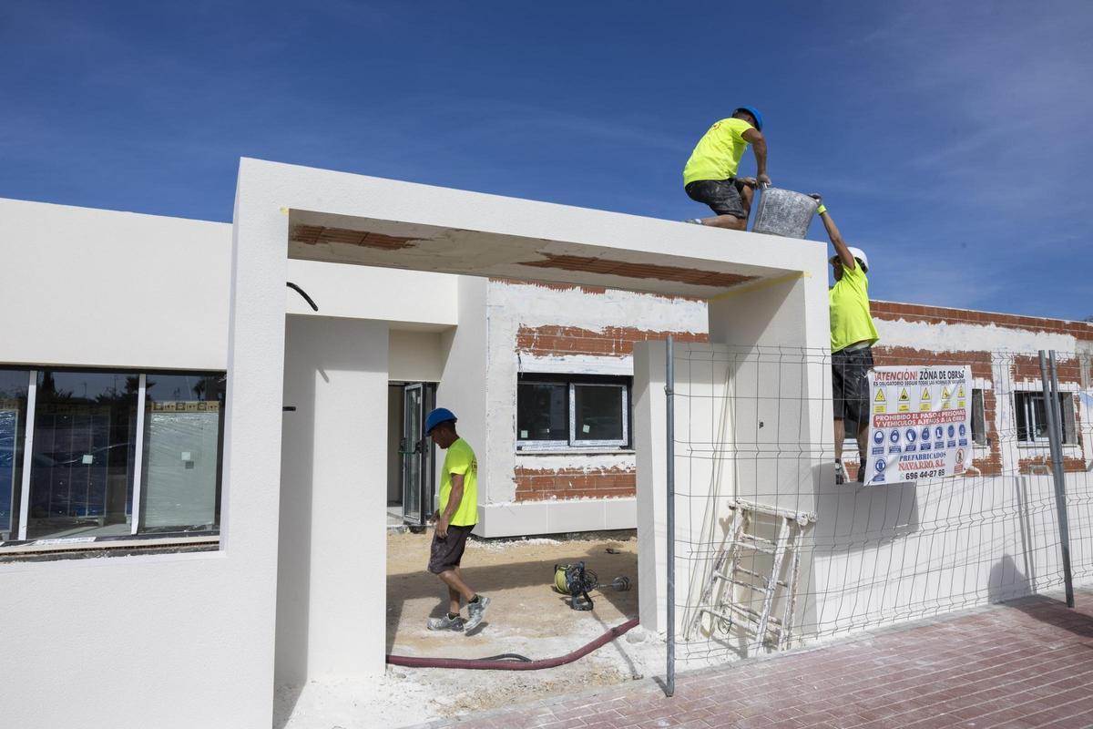 Visita al nuevo centro de día de salud mental que será gestionado por ...