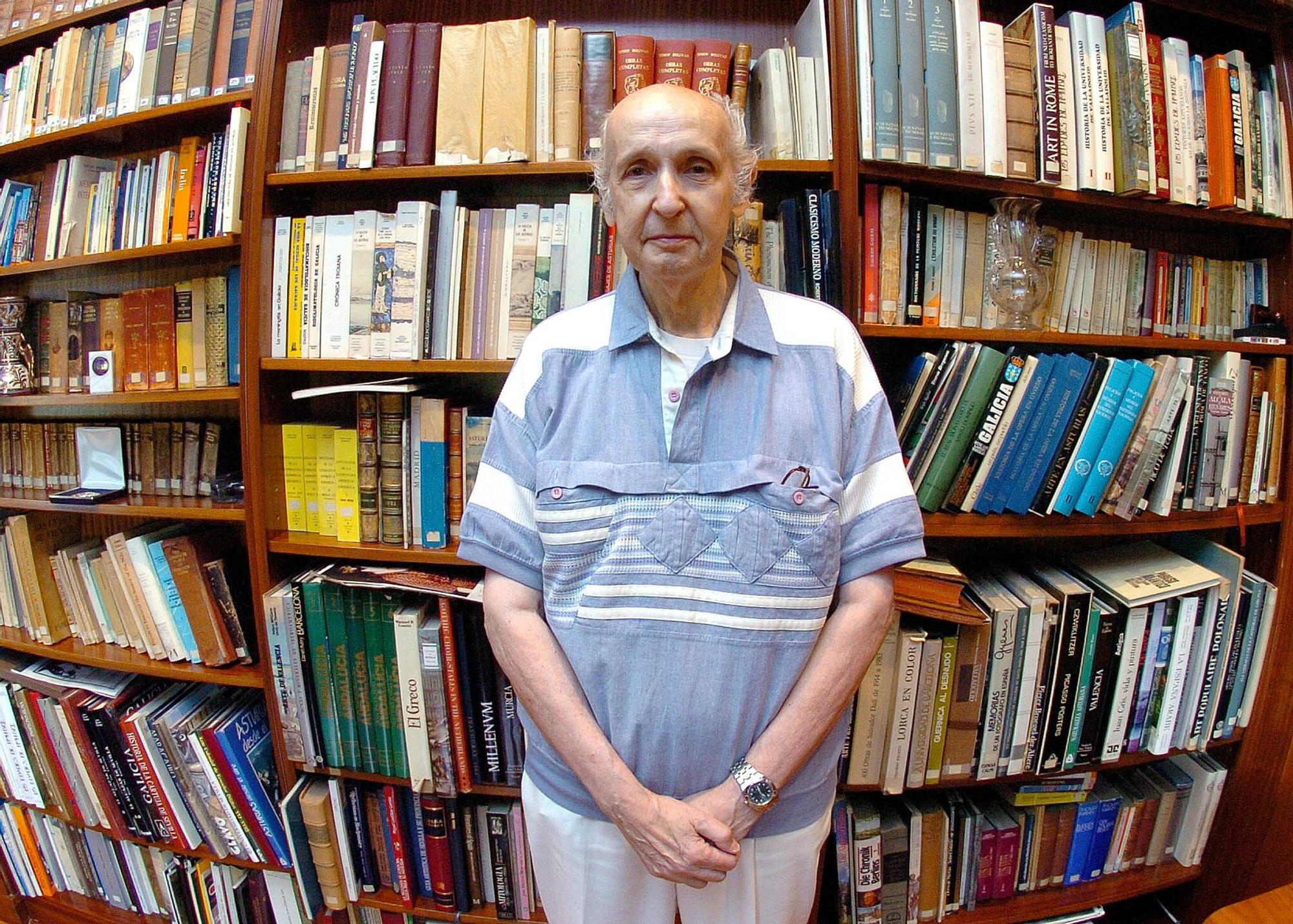 La vida profesional de Santiago Grisolía, en imágenes