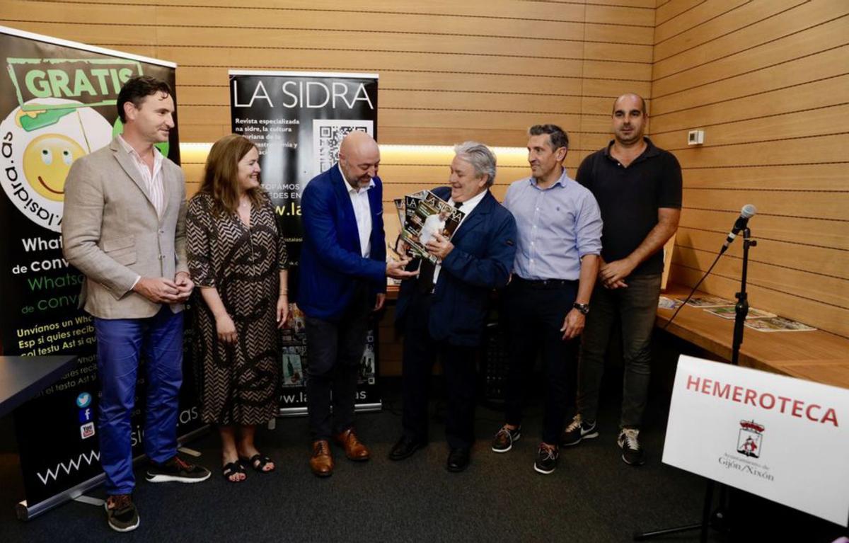 La Hemeroteca suma fondos de cultura sidrera