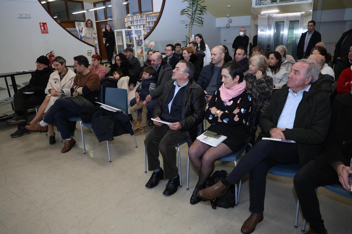 Entregan el Premio Lueiro de Novela Curta a José Carou