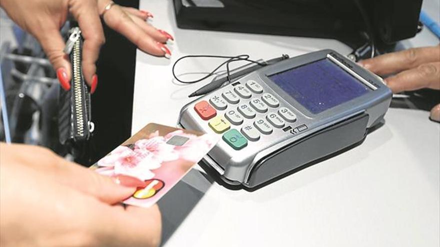 Los bancos y los clientes empiezan a frenar el crédito al consumo ...