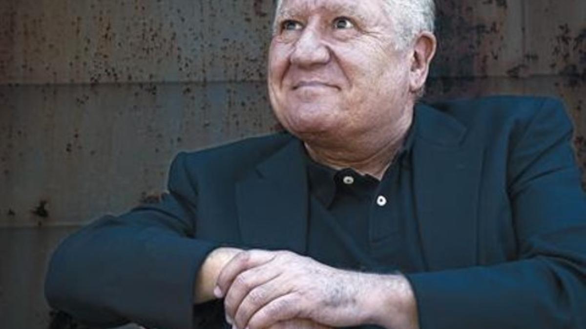 Luis Bassat: «Has de empezar una nueva vida, no morirte»