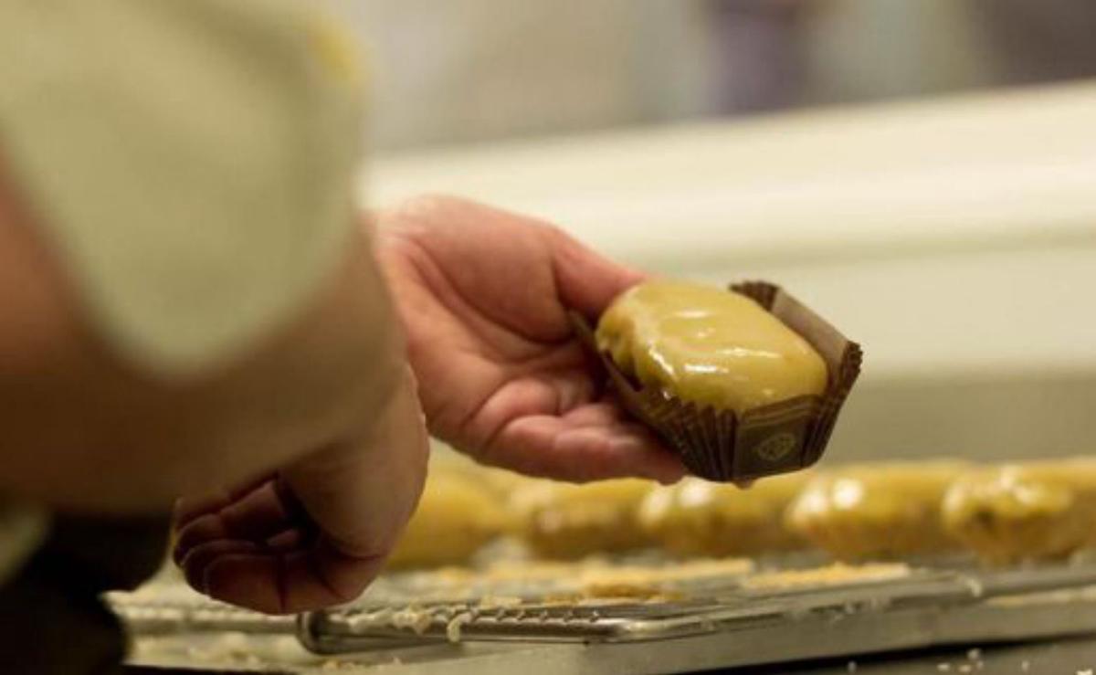 CARBAYÓN PASTEL DE OVIEDO | La dulce historia del carbayón cumple cien ...