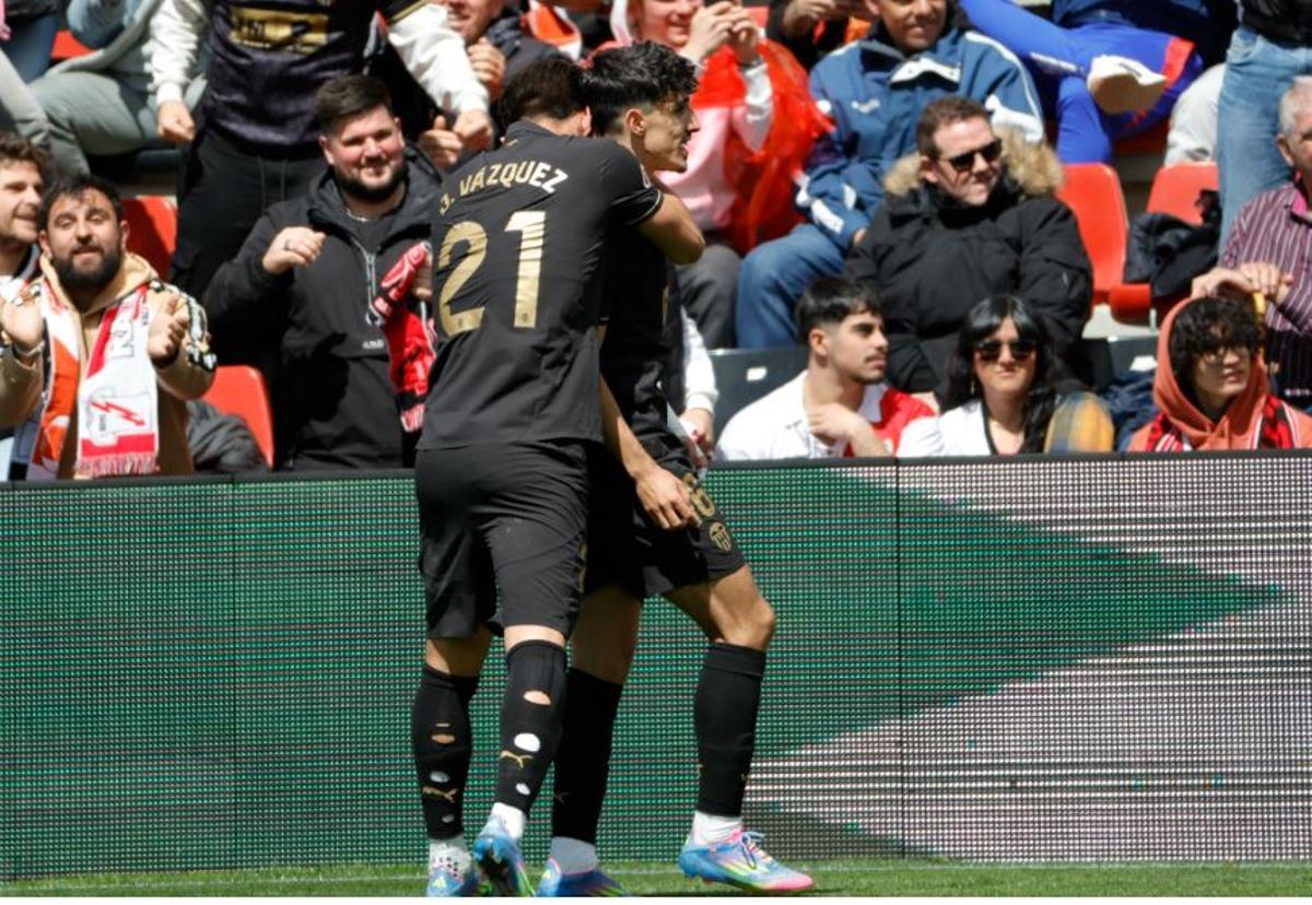 VALENCIA CF: Diego López, generador de goles de alto voltaje