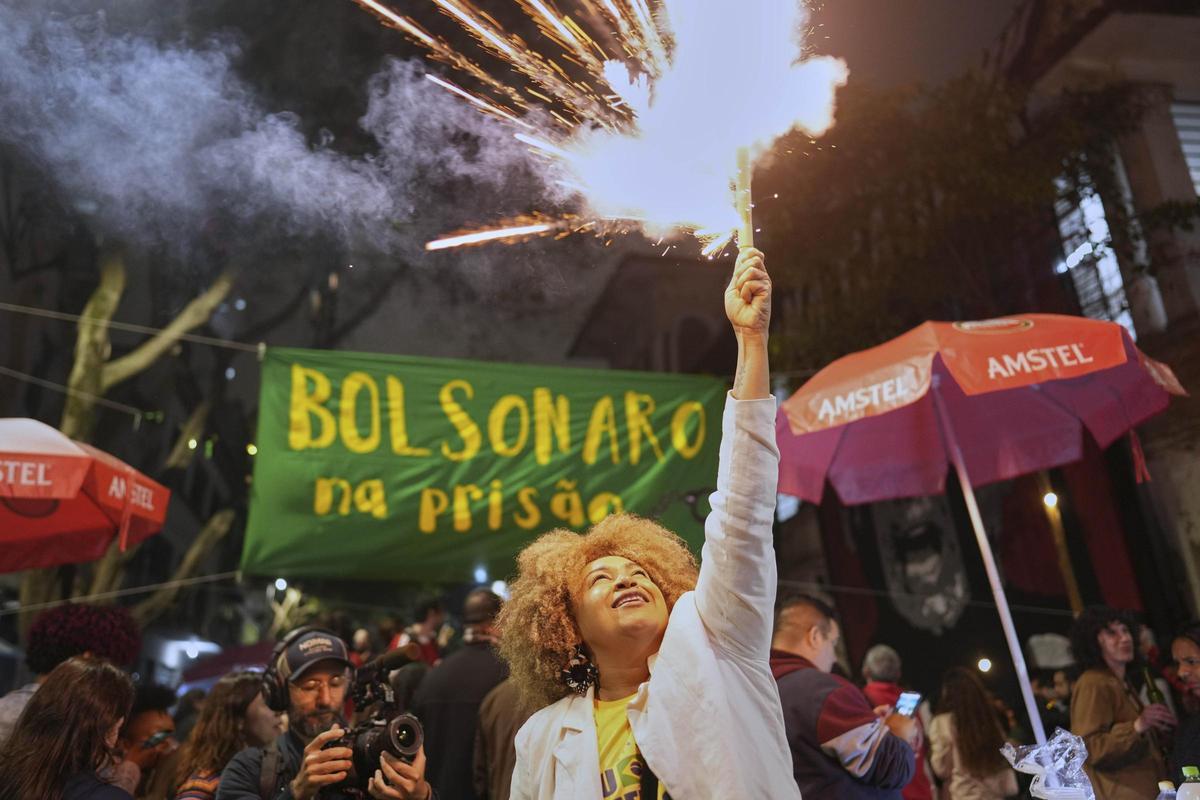 Multitudes en Brasil celebran la condena a Bolsonaro