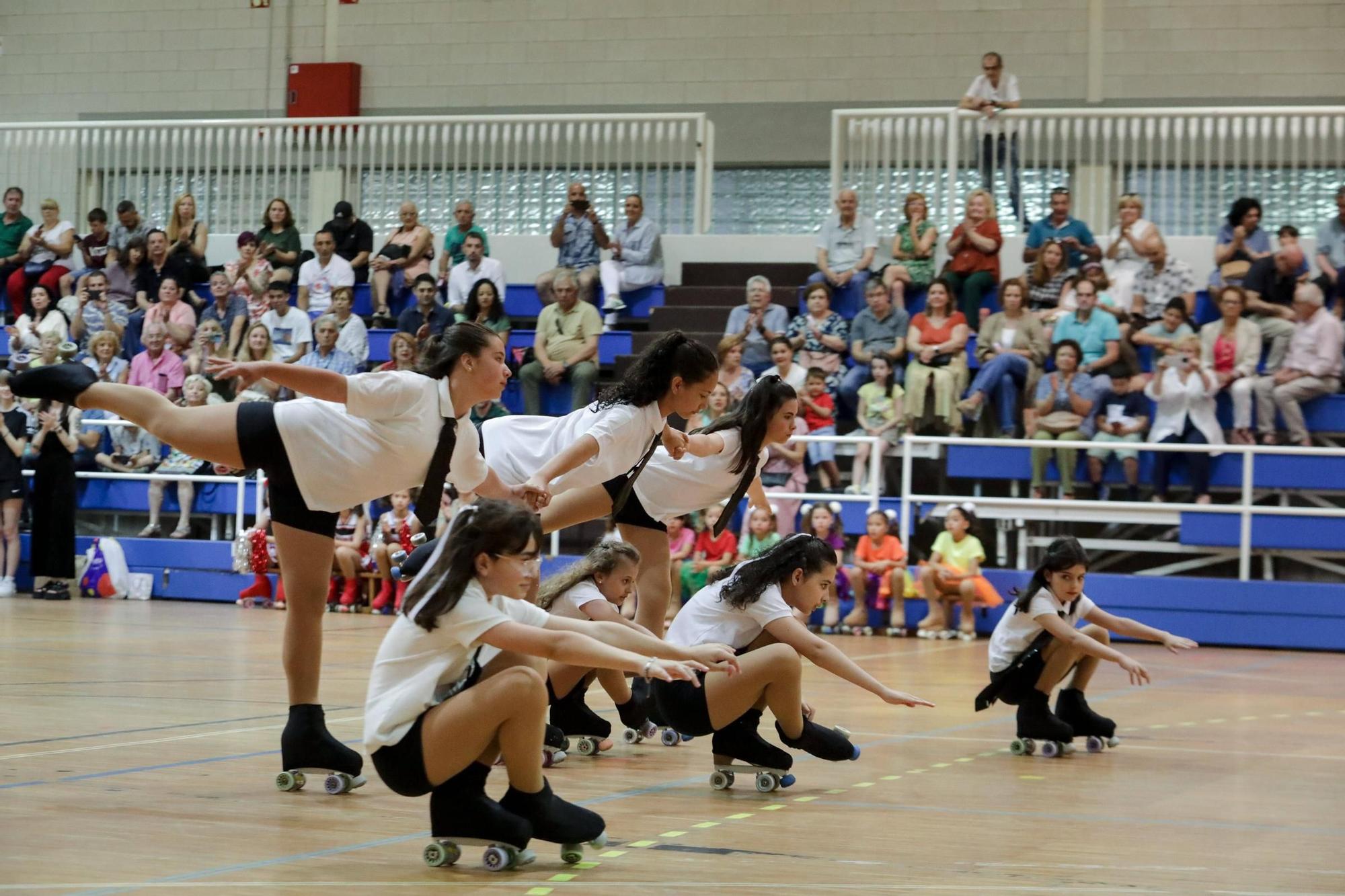 En imágenes: Festival de Verano de Patinaje en el polideportivo de El Llano