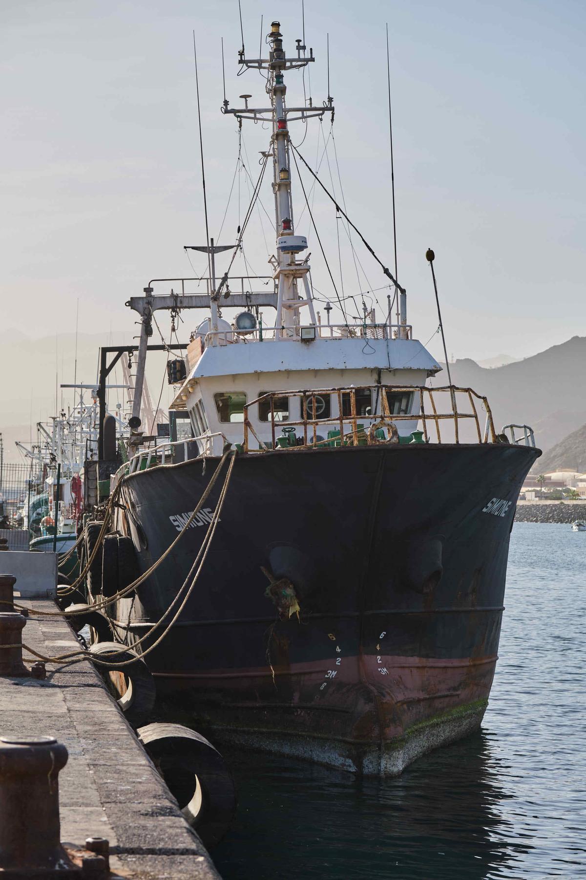 El barco 'Simione', capturado en aguas canarias con tres toneladas de ...