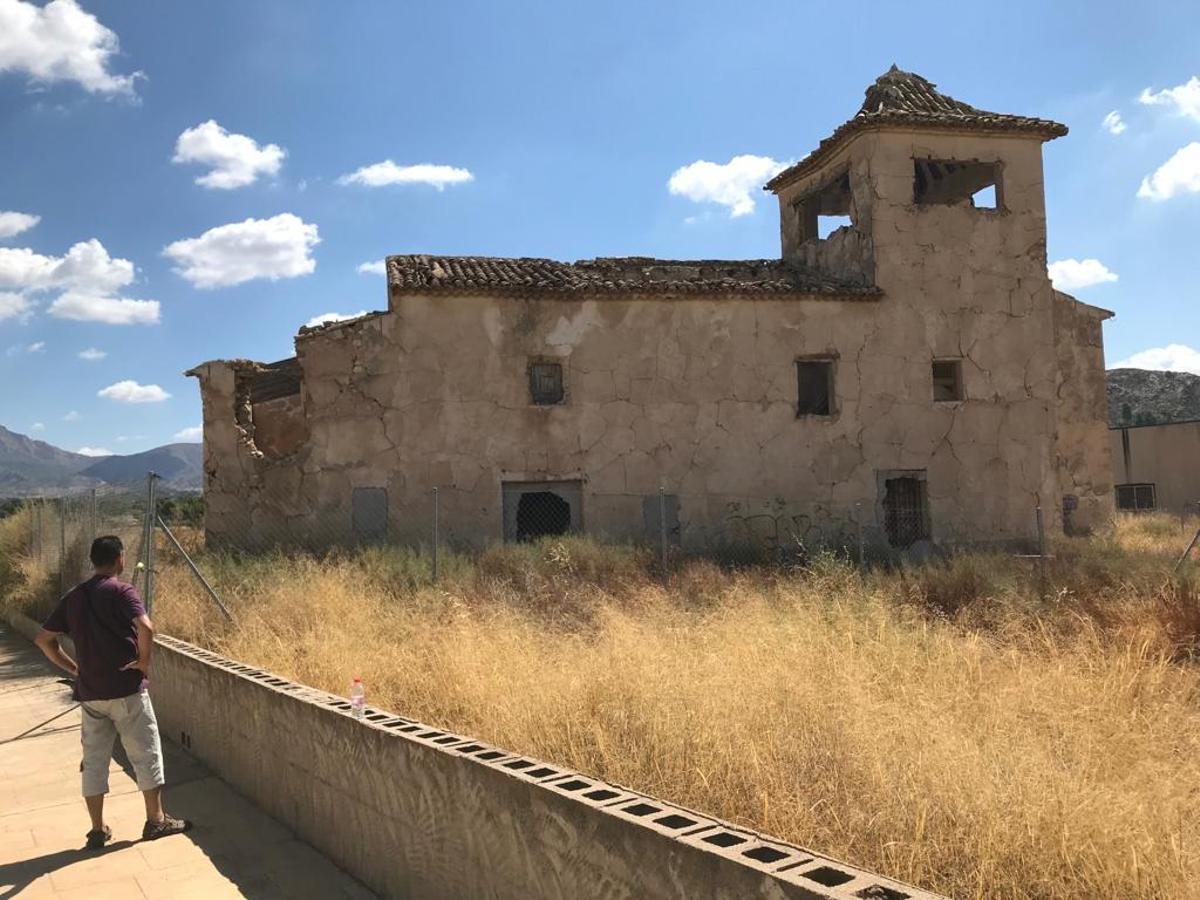 Ruina irreversible para la casa señorial de la Finca Lacy de Elda Ruina irreversible para la casa señorial de la Finca Lacy de Elda