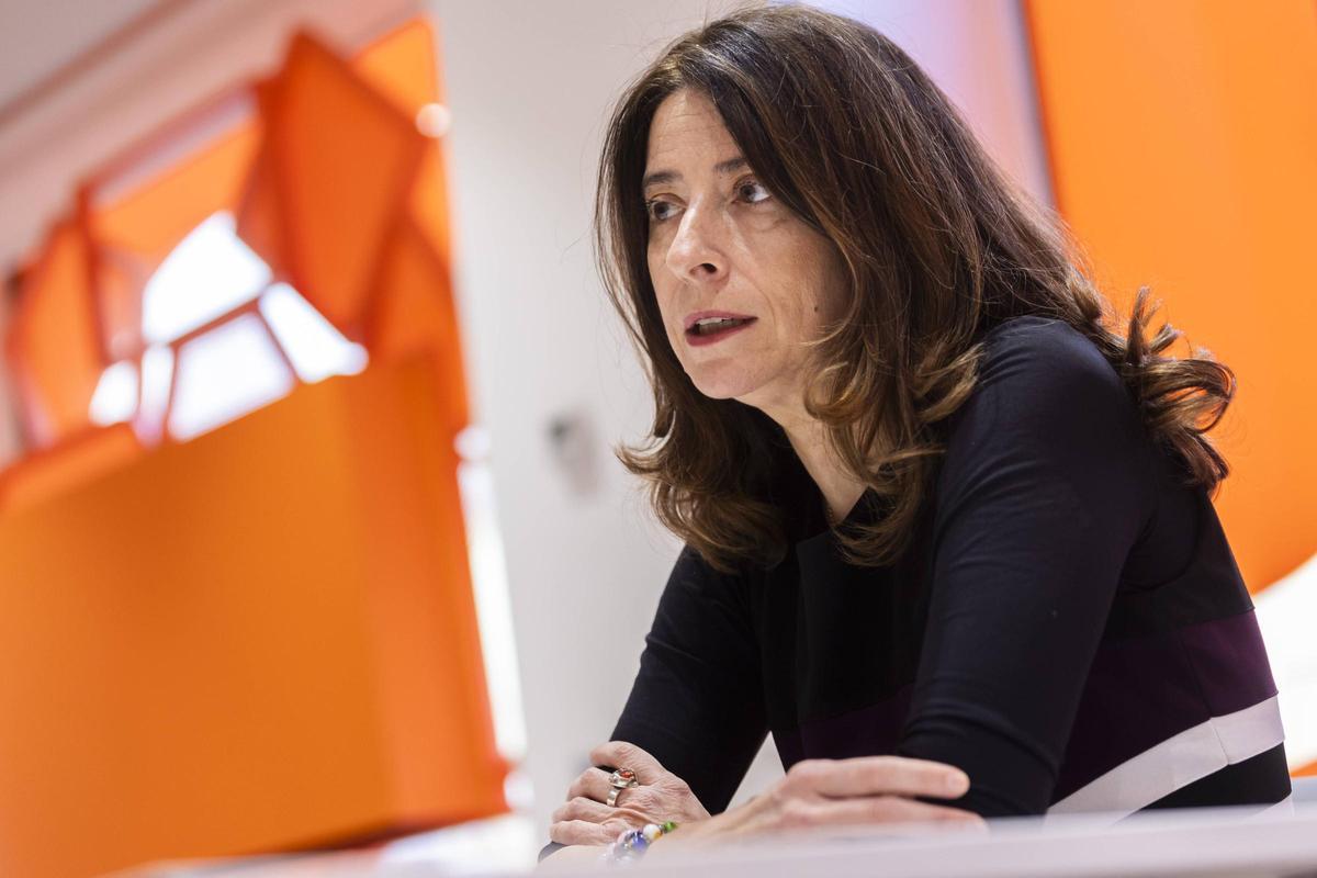 Entrevista a Ana Merino, escritora y directora de la Cátedral Planeta ...