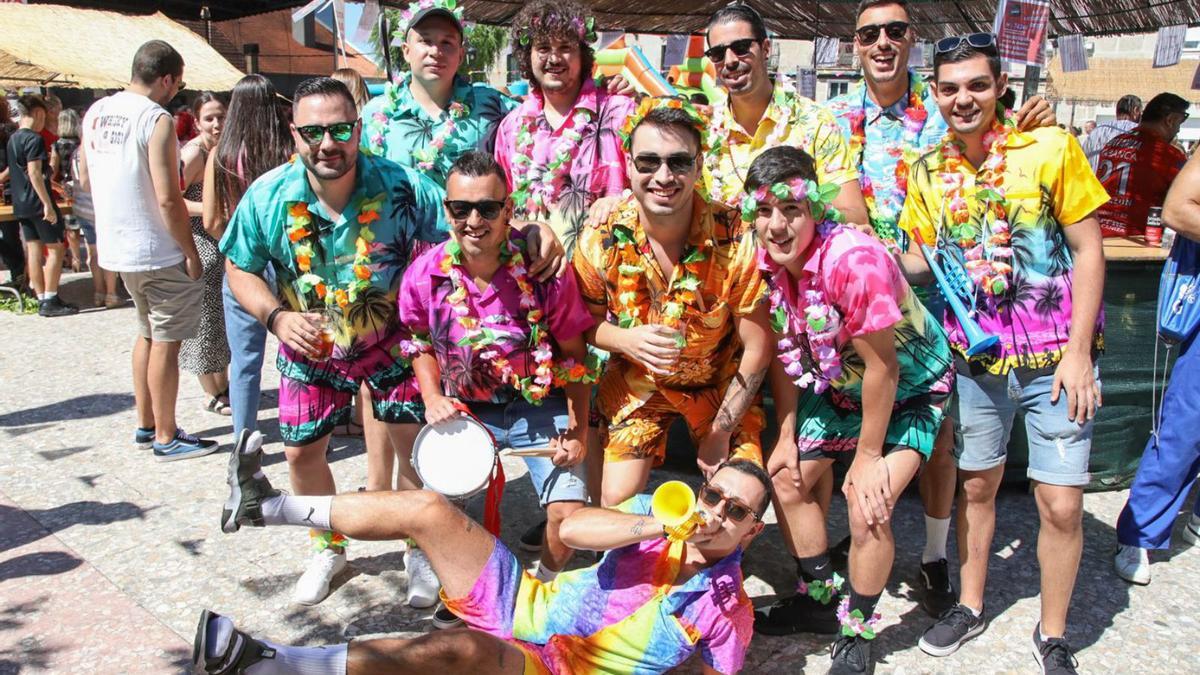 A Cañiza estrena su Entroido de Verán a 32 grados - Faro de Vigo