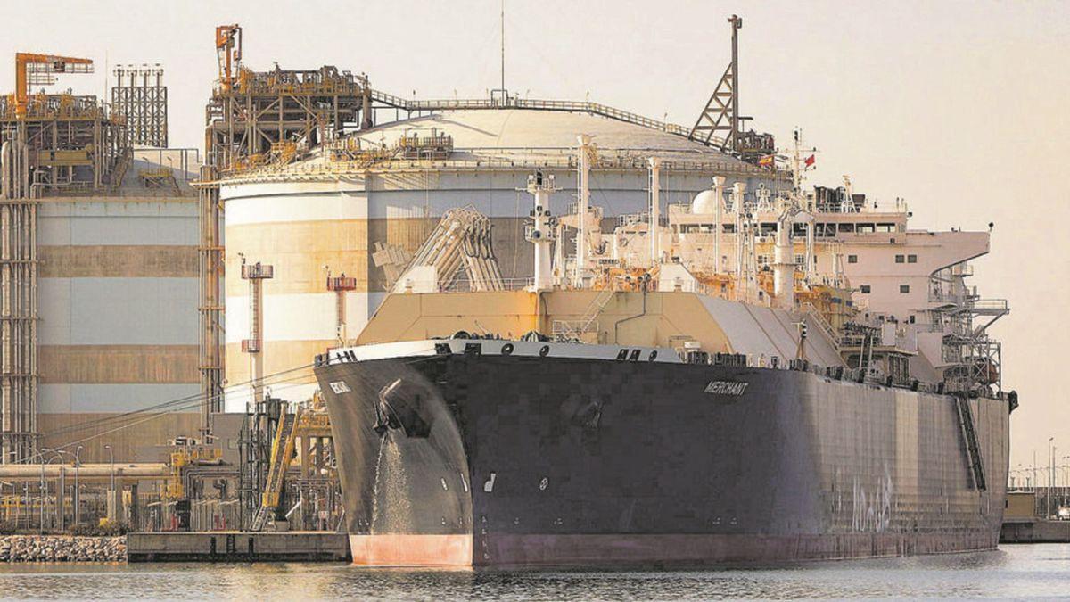 España fue el mayor comprador del mundo de gas ruso por barco este verano